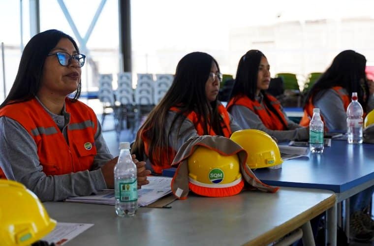 Más de 800 jóvenes del programa Aprendices 2023 de SQM se certifican para trabajar en la ...